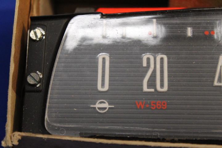 Altopelhilfe - Tachometer Blitz 1,9to. 2,6L, W=569
